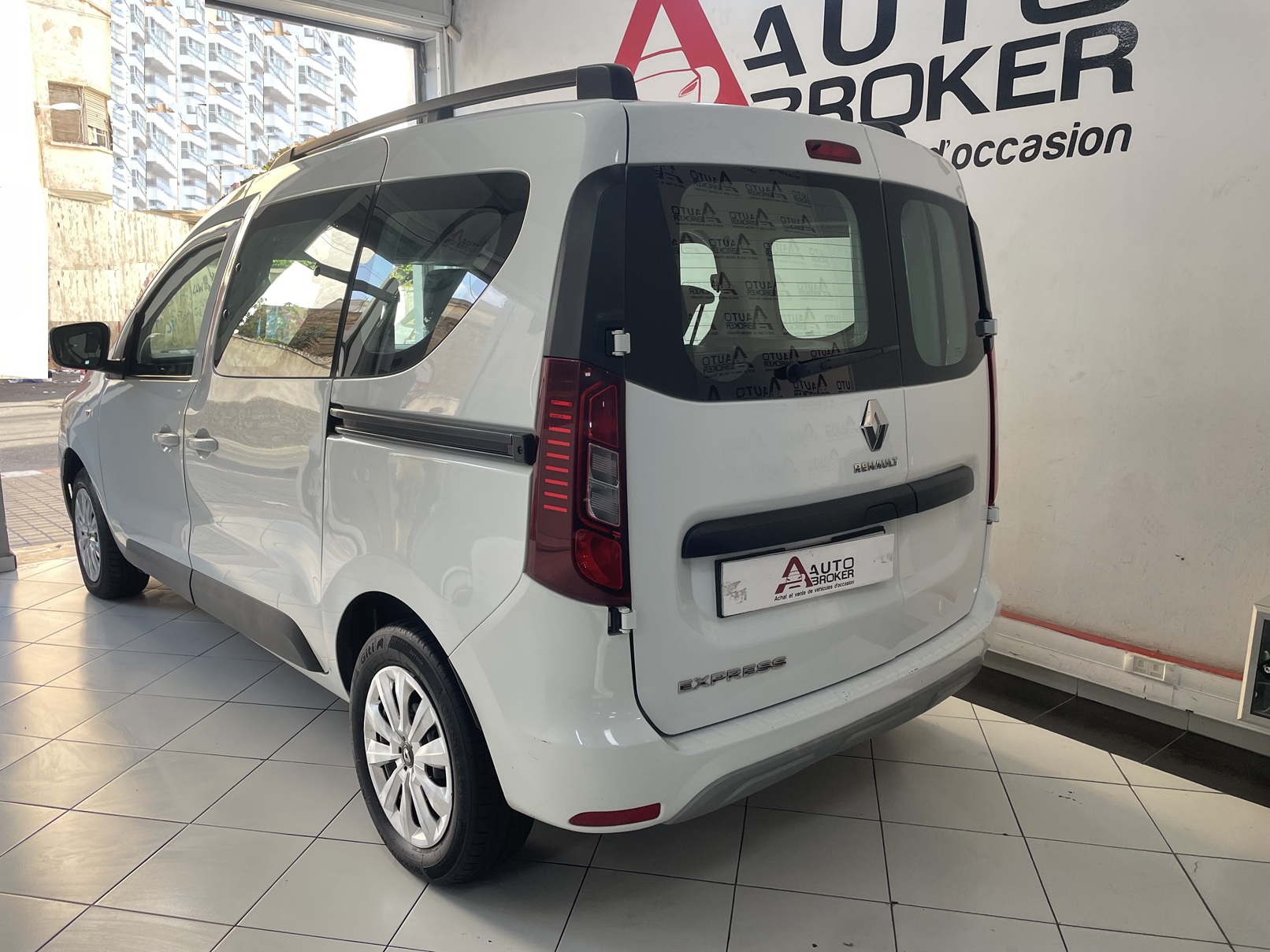 Autobroker - Fiche du véhicule: Renault Express